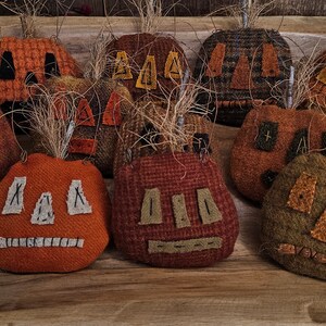 Folk Art Wool Halloween Jacks Set ~ Jack O Lantern Cupboard Tuck Hanger ...