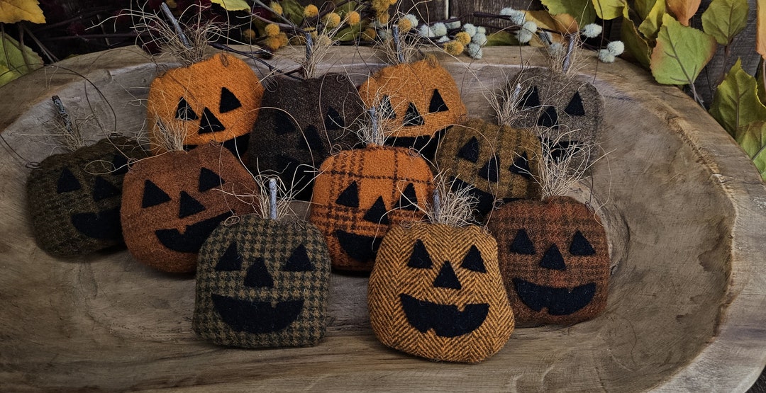 Primitive Wool Halloween Jack O'lanterns: Hand Stitched Peg Hangers ...