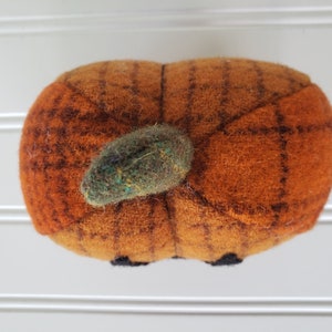 Wool Halloween Jack O Lantern - Halloween Wool Pumpkin - Spooky Wool ...