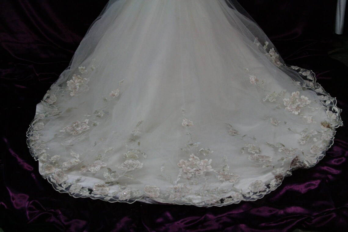Stunning Ivory Floral Wedding Dress Size 10 by Bridal Elegance - Etsy