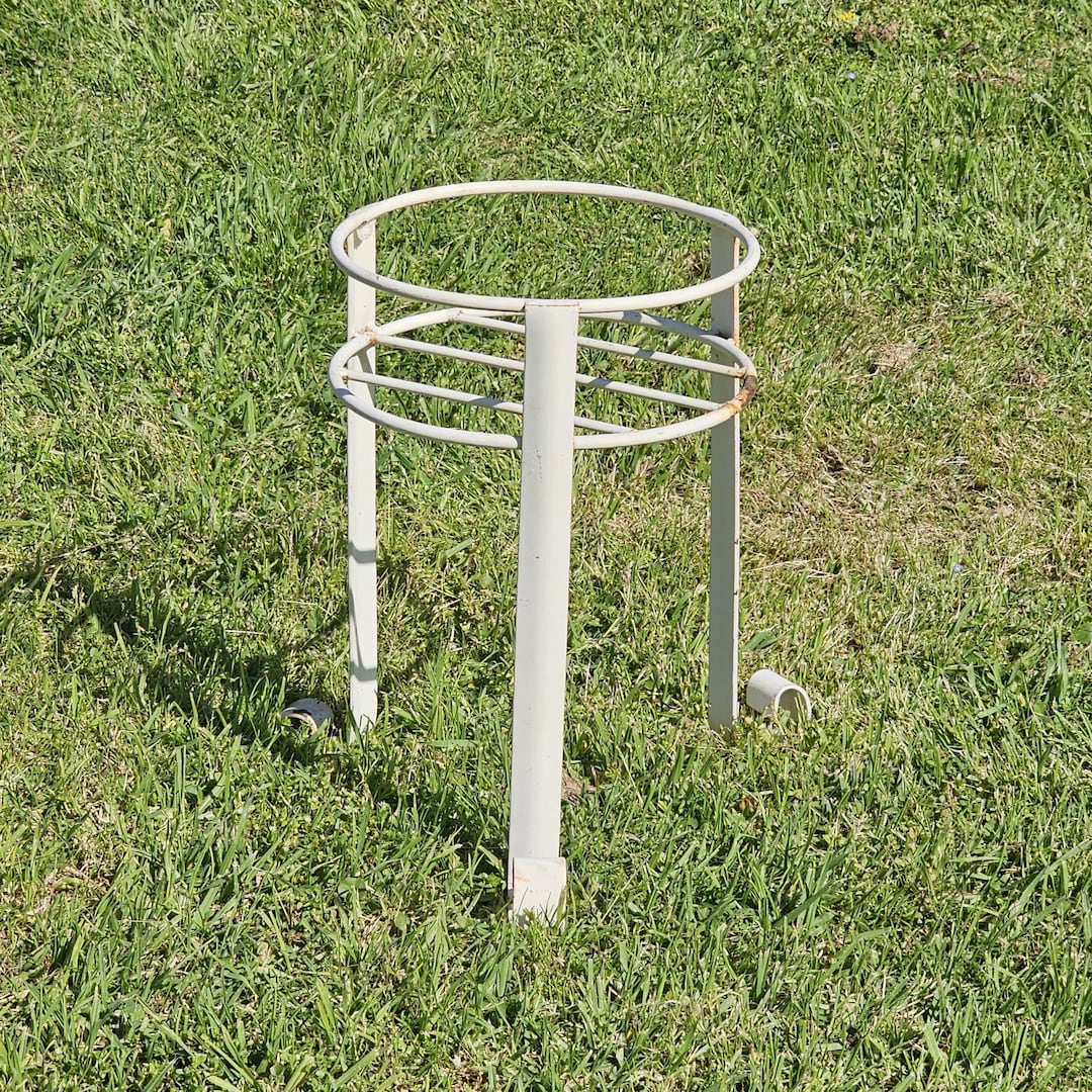 Vintage White Metal Scroll-foot Plant Stand 15"h - Etsy