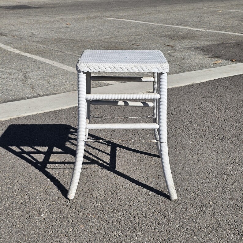 Petite Vintage White Wicker Side Table / Stool / Plant Stand 17.5"h - Etsy