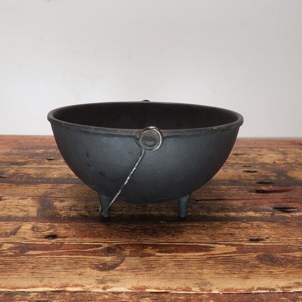 3 Leg Cast Iron Pot - Etsy