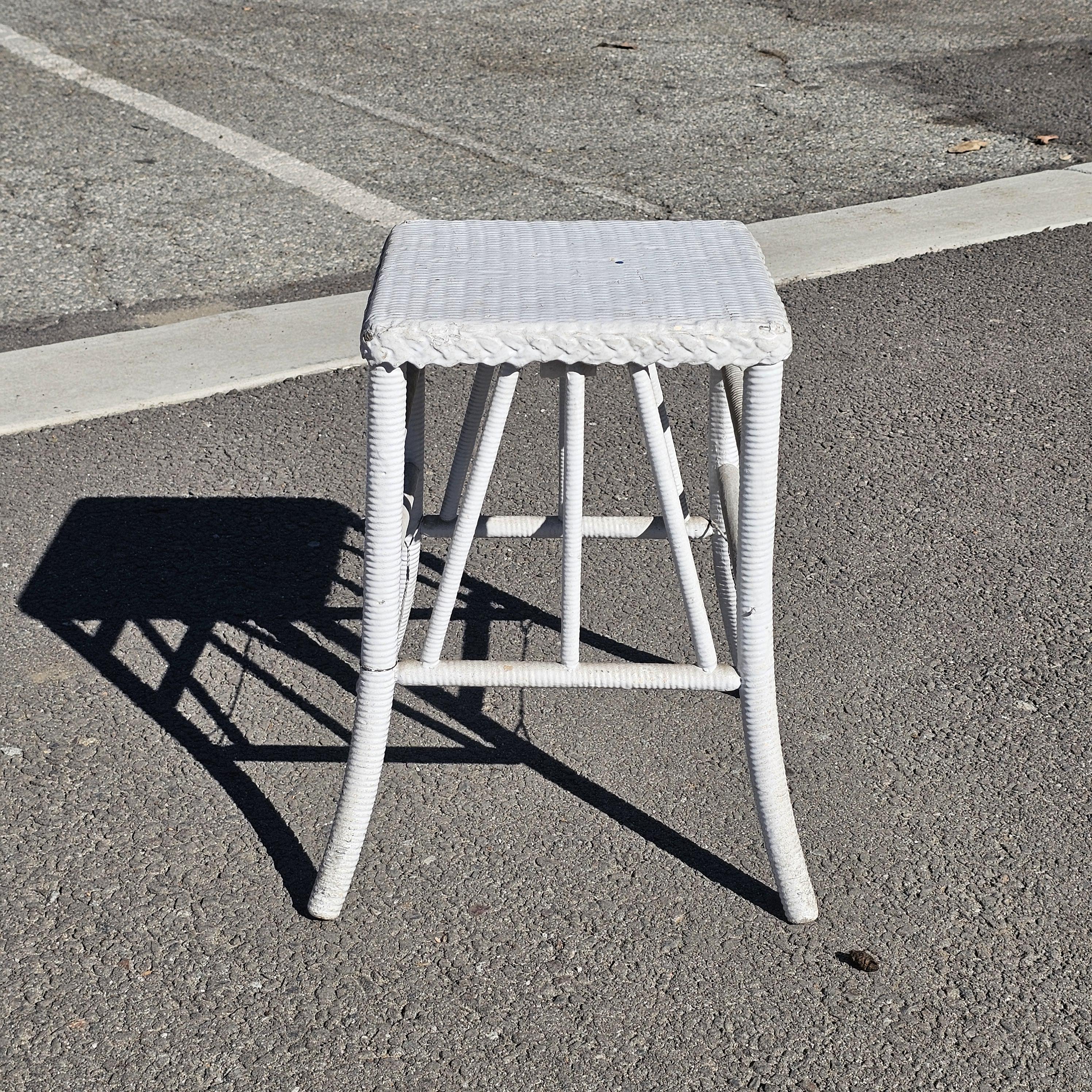 Petite Vintage White Wicker Side Table / Stool / Plant Stand 17.5"h - Etsy