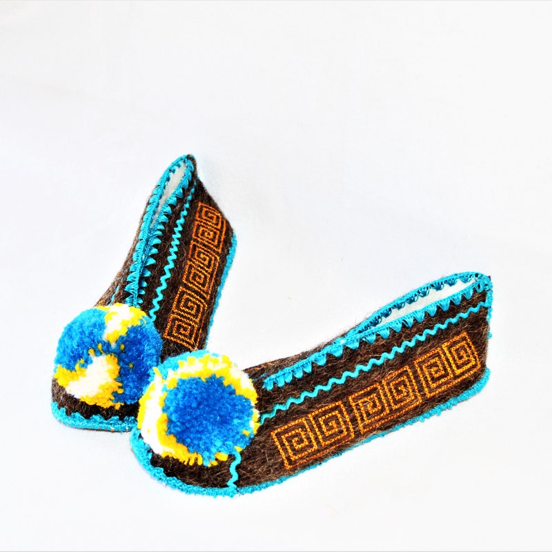 Pom Pom Slippers - Etsy