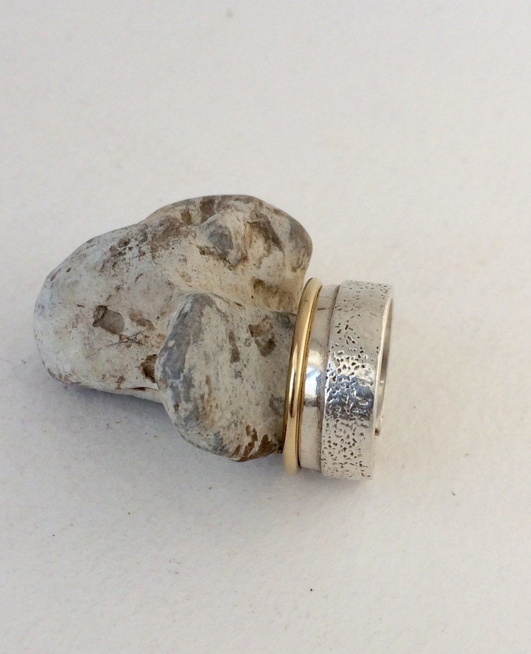 Wide sterling silver and gold ring textures sterling silver - Etsy España