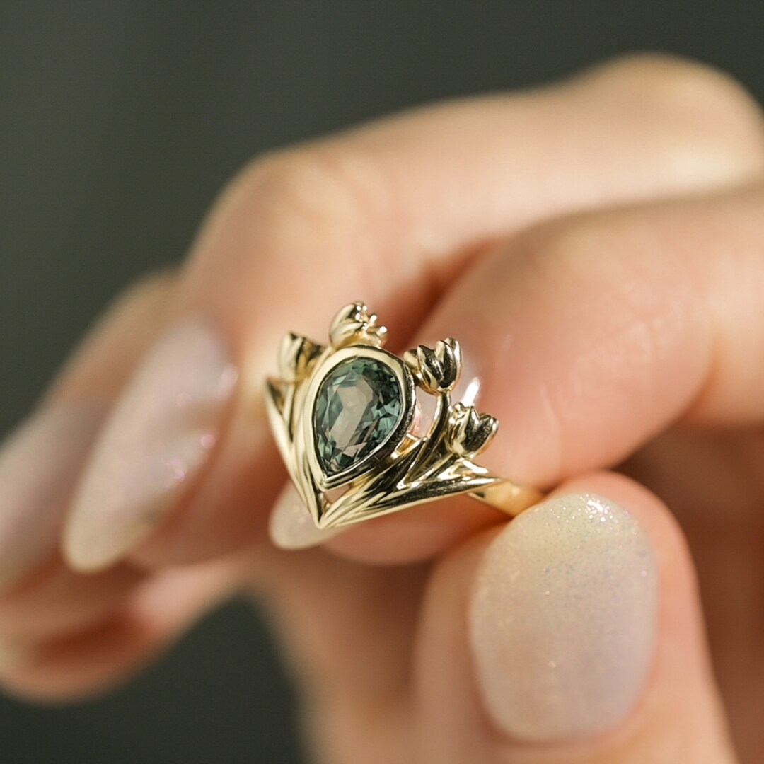 Tulip Engagement Ring and Wedding Band Set With Green Sapphire in 14K ...