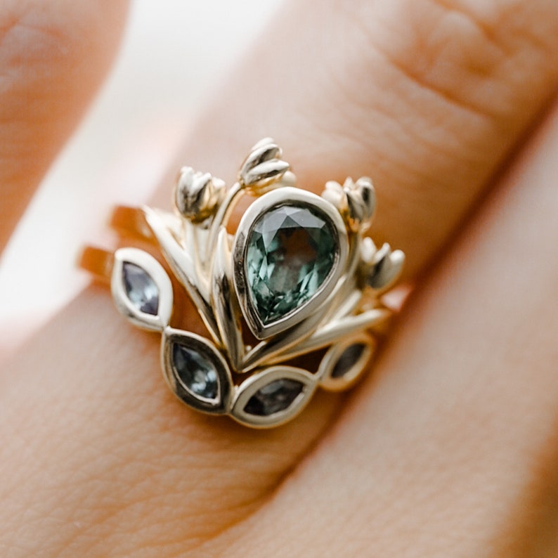 Tulip Engagement Ring and Wedding Band Set With Green Sapphire in 14K ...