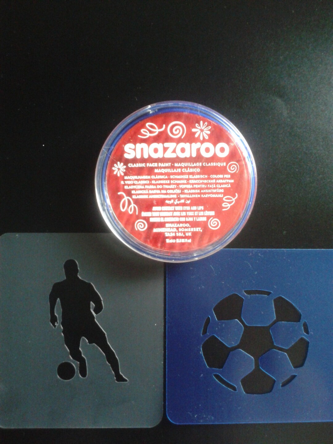 Football Face Painting Set Incl Red Face Paint & Stencils Sport World ...
