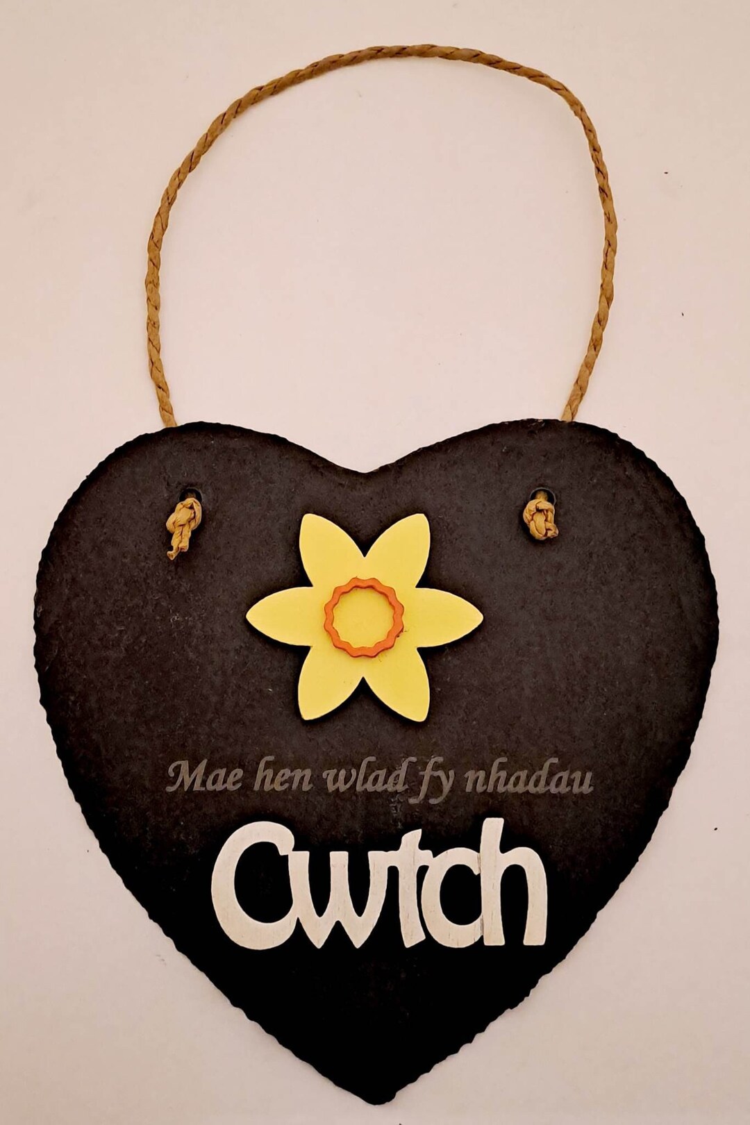 Bespoke Heart Shaped Slate Memento With Yellow Wood Daffodil & Cwtch ...