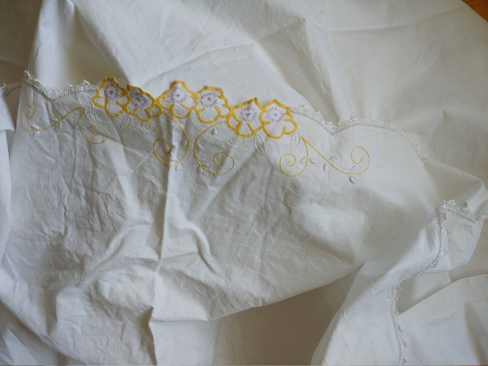 Art Deco Embroidered Pansy Linen Bed Sheet - Vintage Crochet Trim, Twin ...