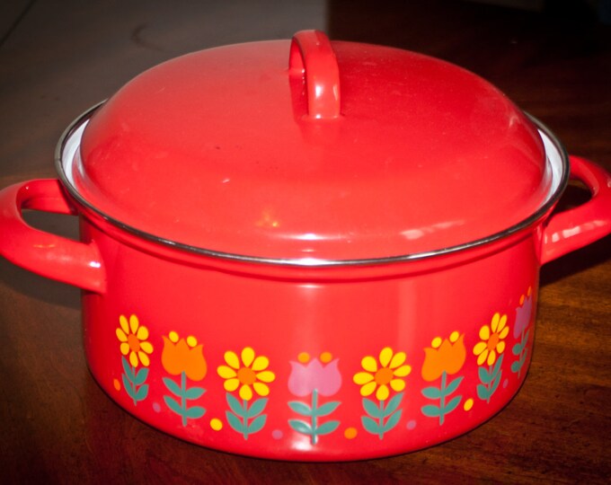 1970's Vintage Retro Floral Cooking Pot // Bright Red With Little ...