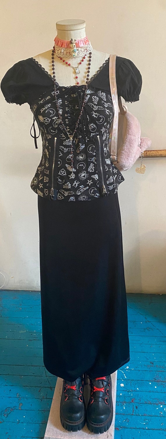 Vintage 1990s morbid threads - Gem