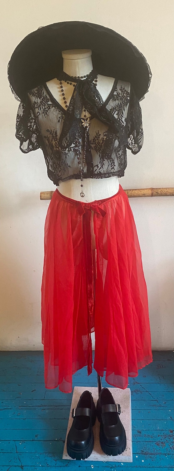 vintage 1950s glam red - Gem