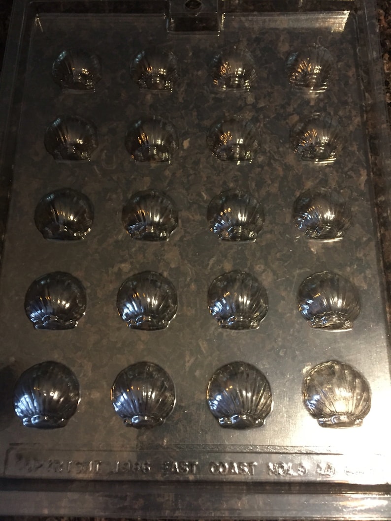 Nautical Tiny Clam Shells Chocolate Mold (1 1/8" Diameter) - Etsy