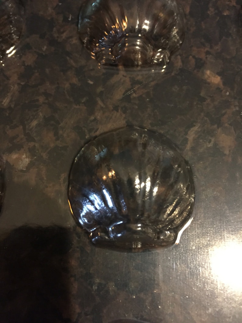 Nautical Tiny Clam Shells Chocolate Mold (1 1/8" Diameter) - Etsy