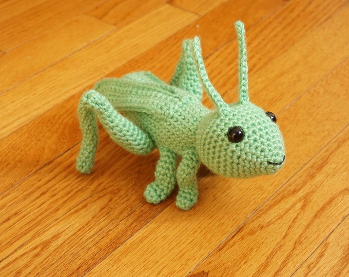 GRASSHOPPER MINIATURE Animal Figures Figurines Dollhouse Fairy Garden ...