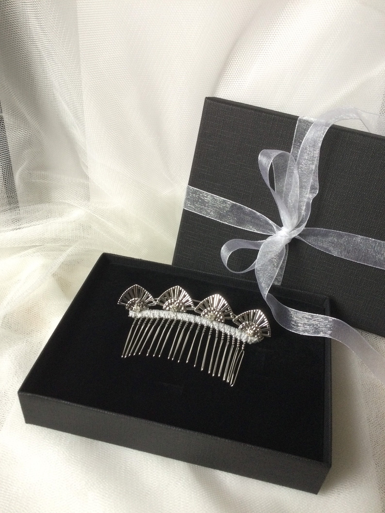 Striking Contemporay Hair Comb in Silver or Gold. Bridal Headpiece ...