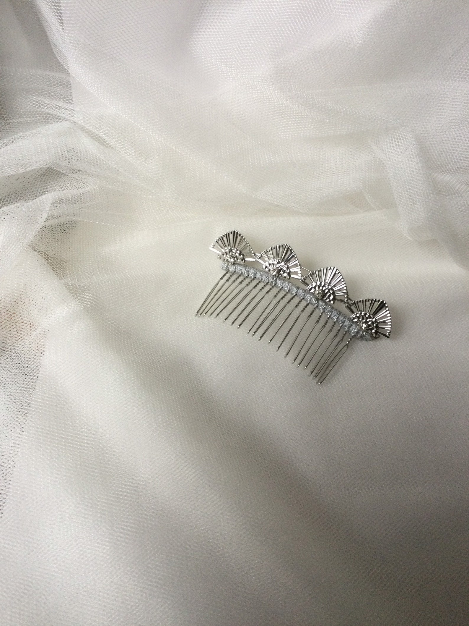 Striking Contemporay Hair Comb in Silver or Gold. Bridal Headpiece ...