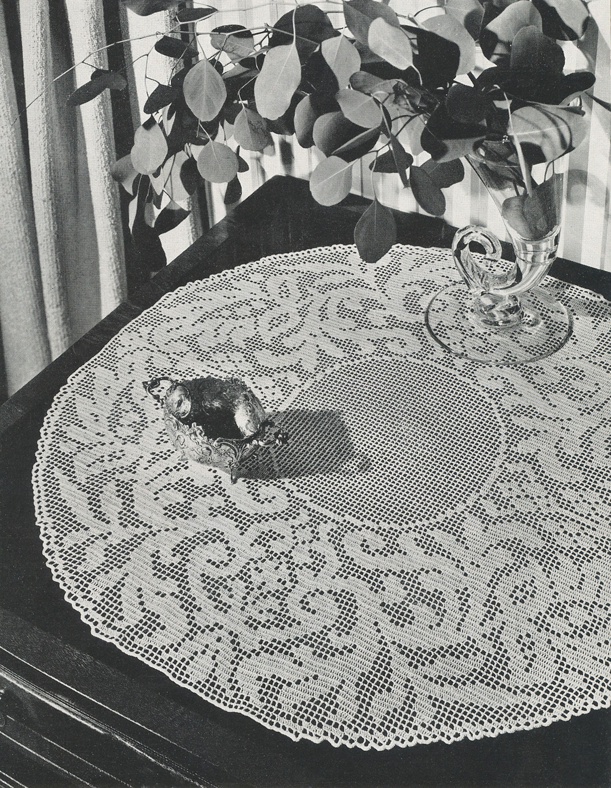 CROCHET PATTERN Baroque Filet Crochet Centerpiece Doily 75-0276-01 ...