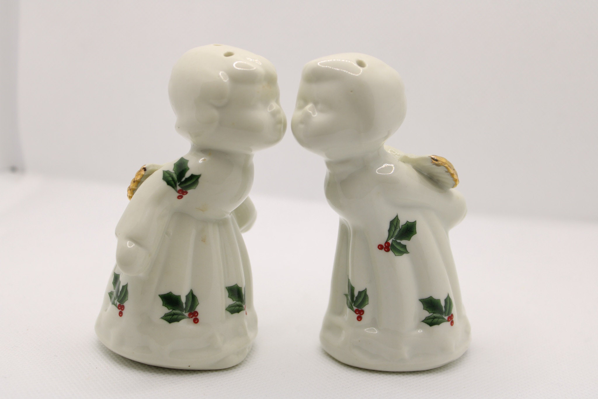Porcelain Kissing Angels Holly Collection Salt and Pepper Shaker Essex ...