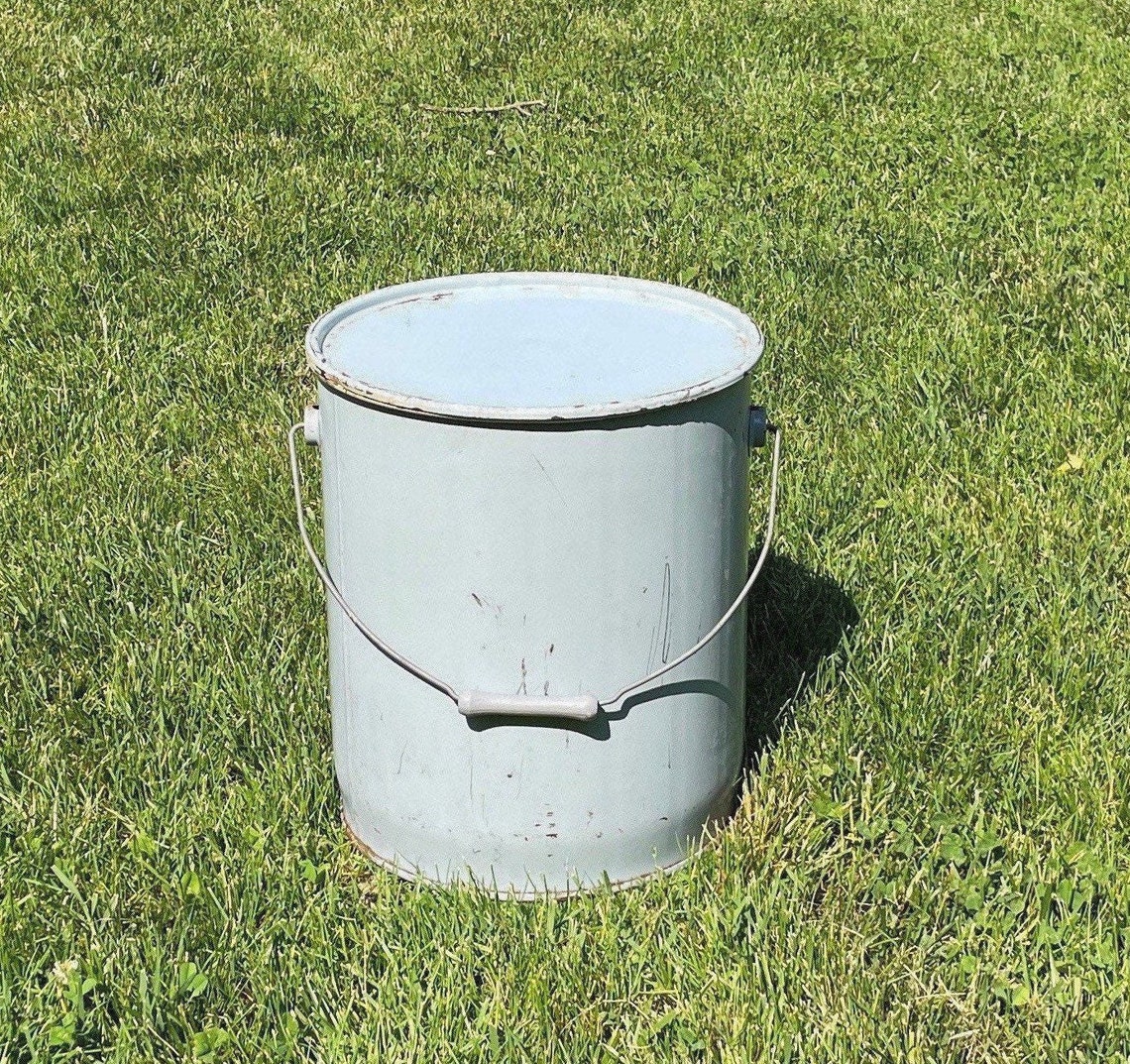 Vintage Metal Bucket Can With Lid - Etsy