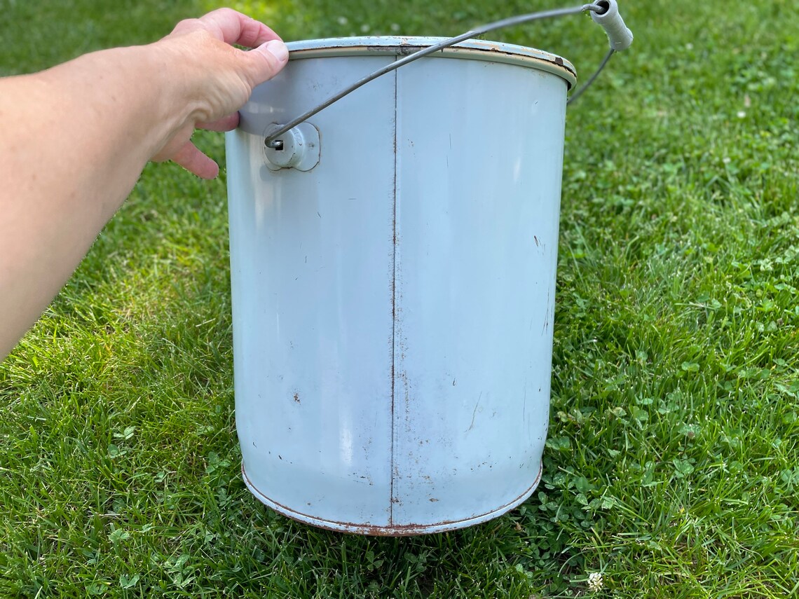 Vintage Metal Bucket Can With Lid - Etsy