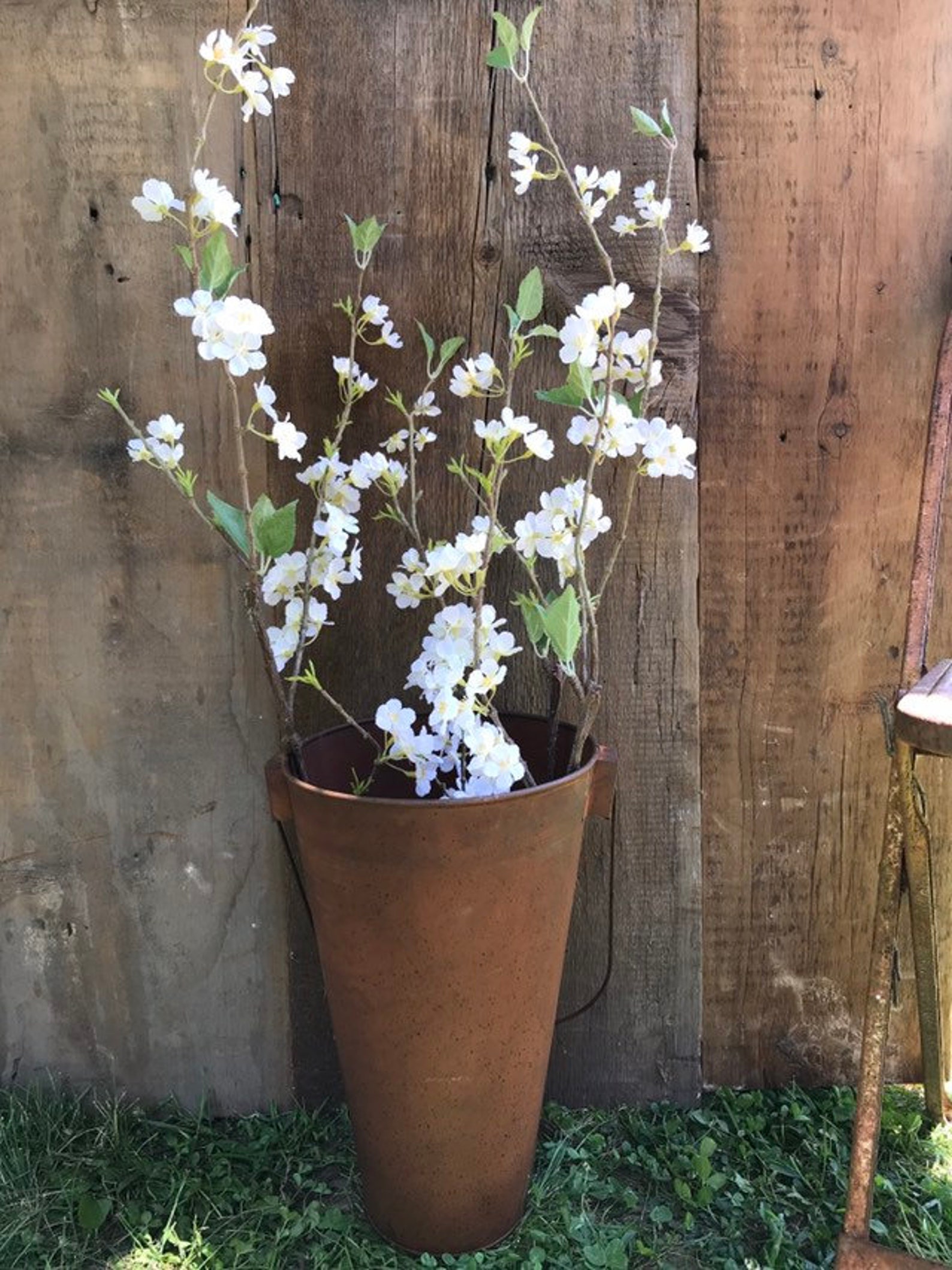 White Flowers in Rusty Meal Bucket Primitive Farmhouse Floral ...