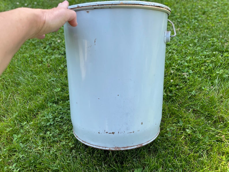 Vintage Metal Bucket Can With Lid - Etsy