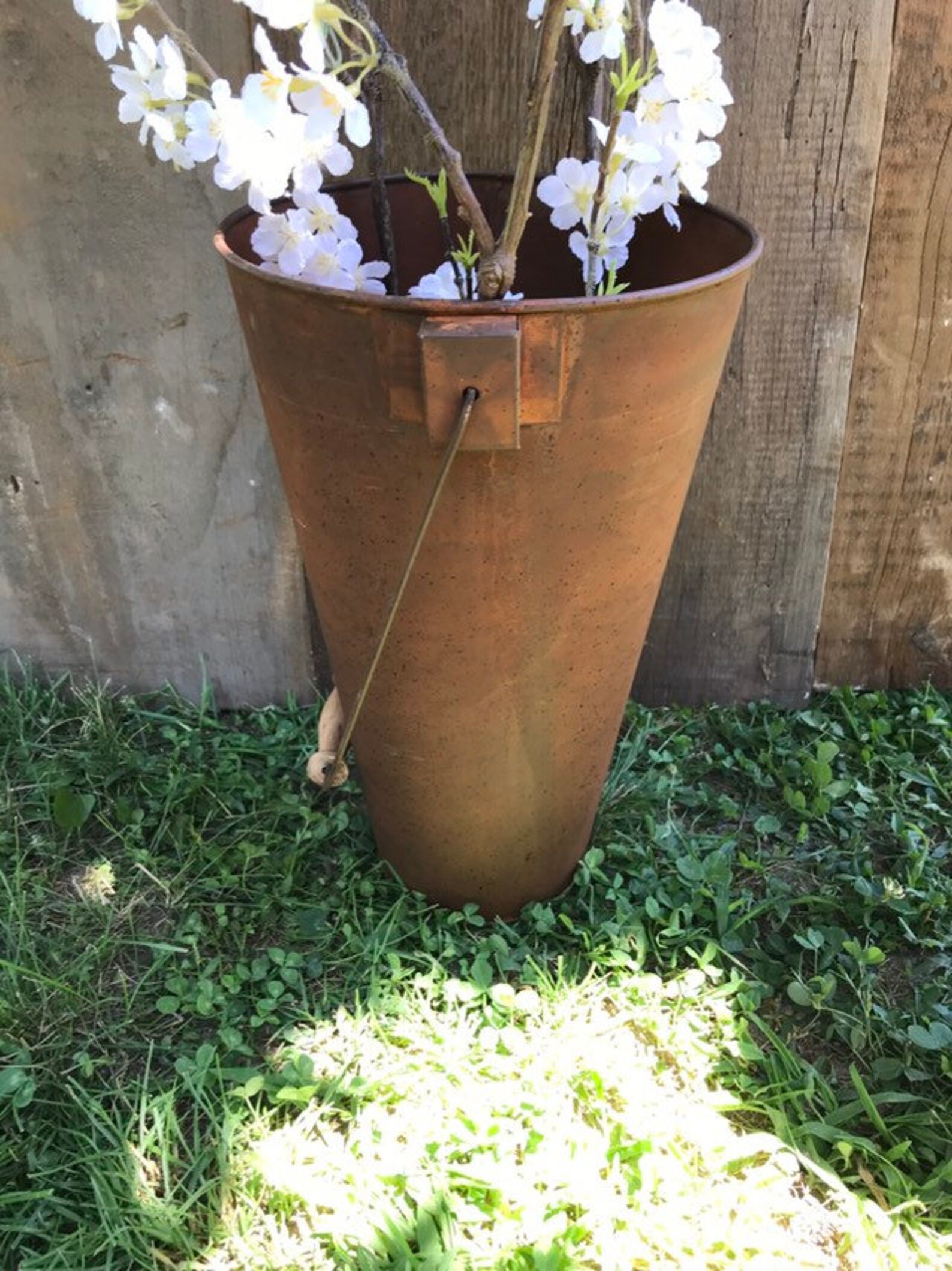 White Flowers in Rusty Meal Bucket Primitive Farmhouse Floral ...