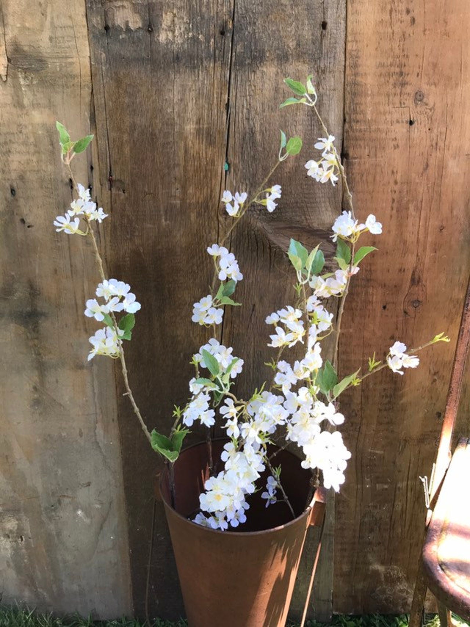 White Flowers in Rusty Meal Bucket Primitive Farmhouse Floral ...