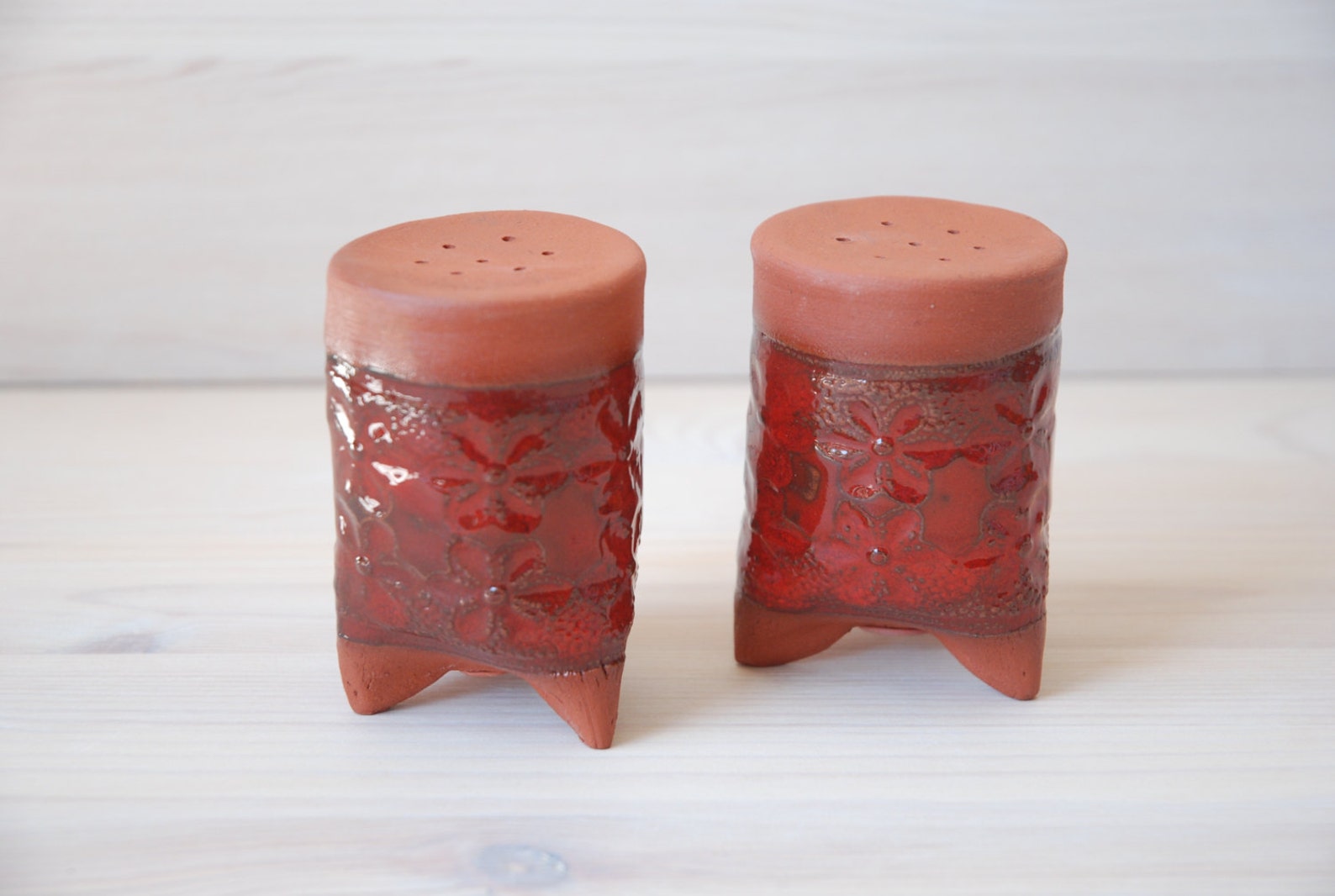 Free Shipping Ceramic Salt and Pepper Shakers Red Salt and | Etsy