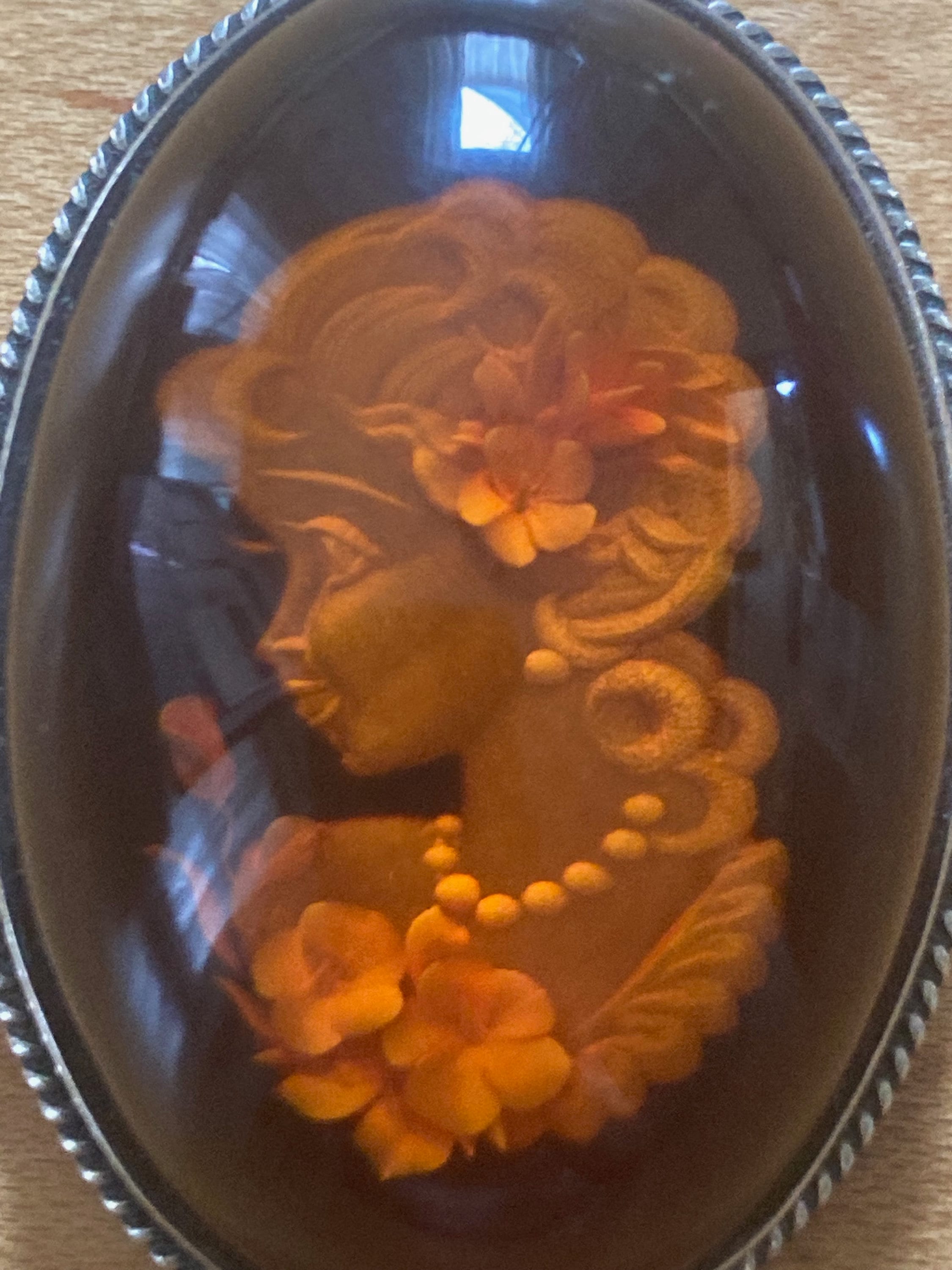 Vintage Reverse Intaglio Honey Amber Carved Cameo Brooch/pendant With ...