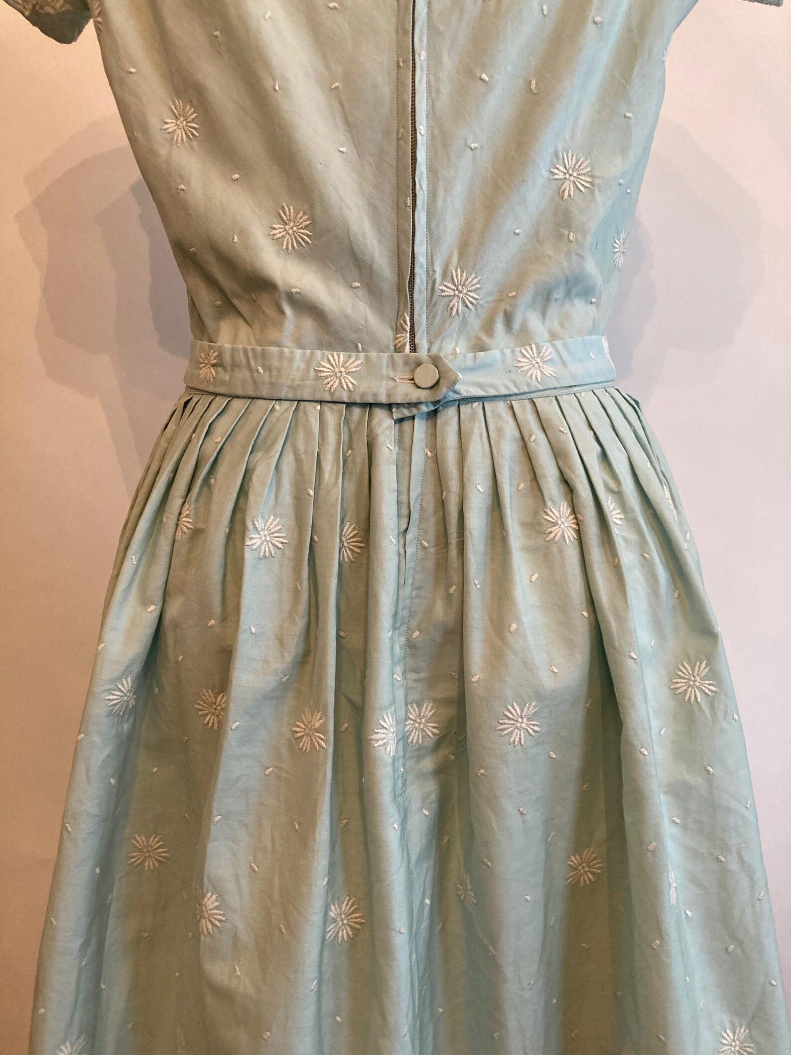 1950s Rare Clare Potter Light Mint Green & White Cotton Embroidered Day ...