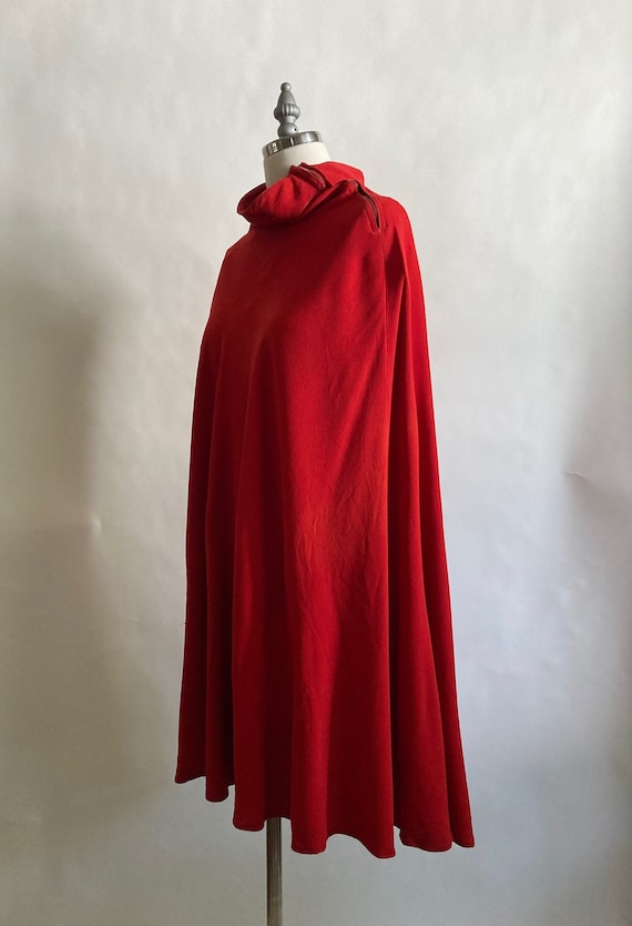 Vintage red cape cloak - Gem