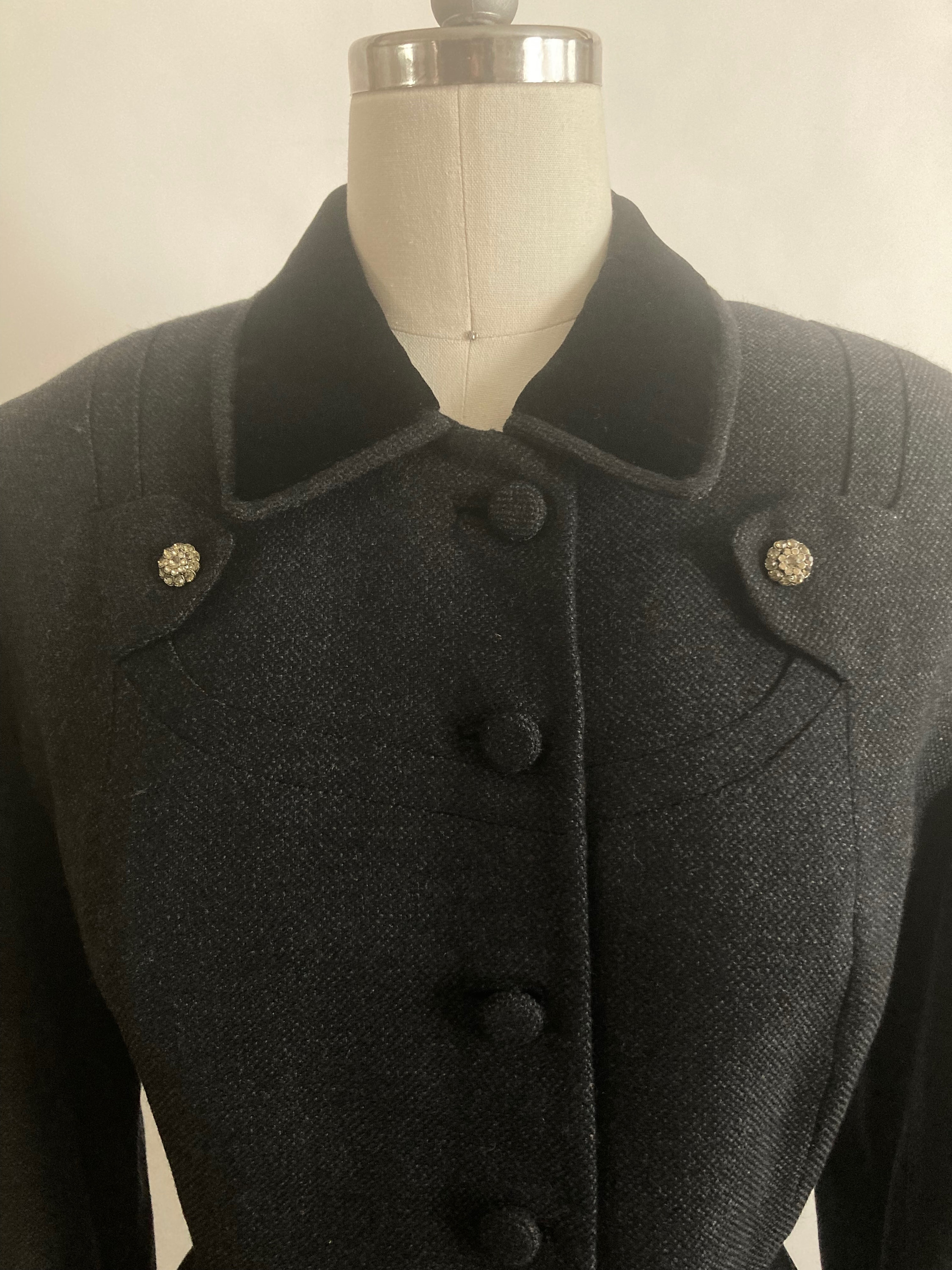 1940s Forstmann Dark Grey Virgin Wool Tweed/black Velvet Women's Suit ...