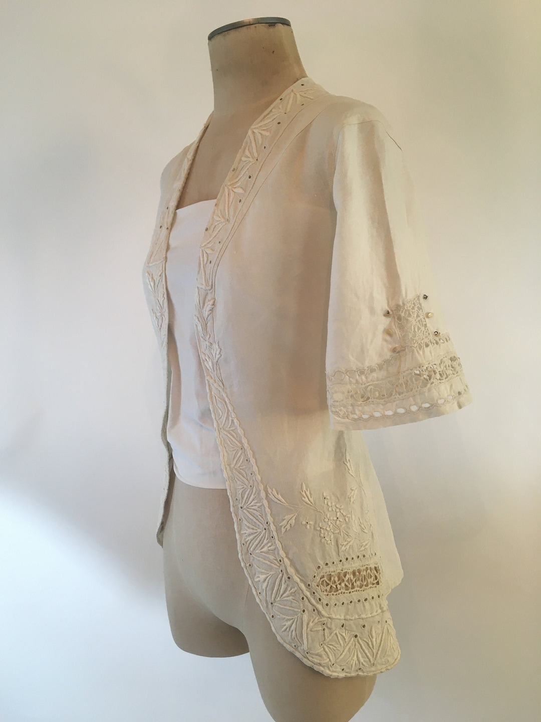 Victorian/early 1900s Linen and Cotton Mountmellick Embroidery & Lace ...