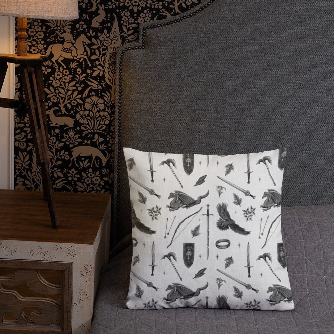 Middle Earth Premium Pillow - Tolkien - Lord of the Rings - Middle ...