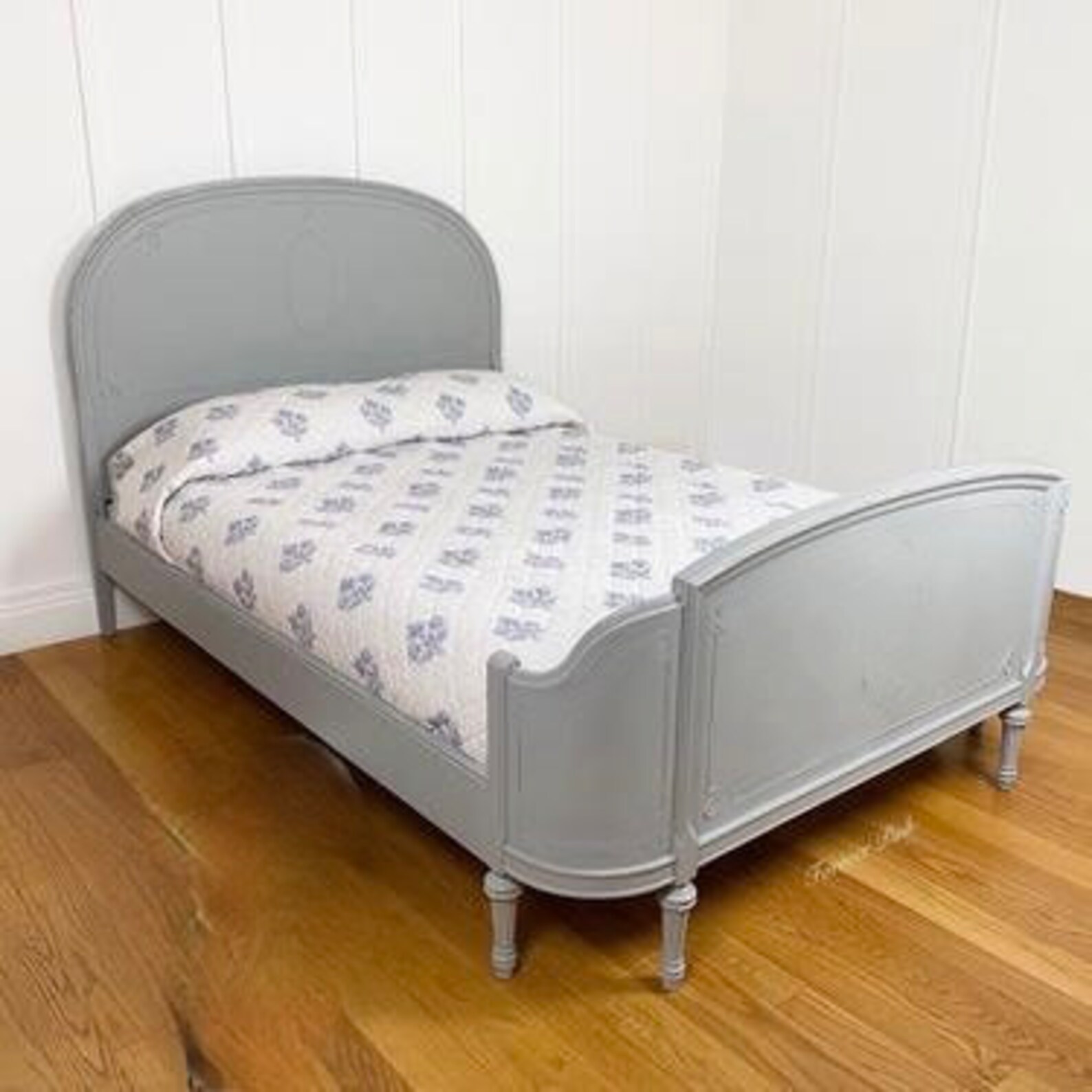 Vintage Curved Footboard Full Size Bed Finish in Your Color - Etsy