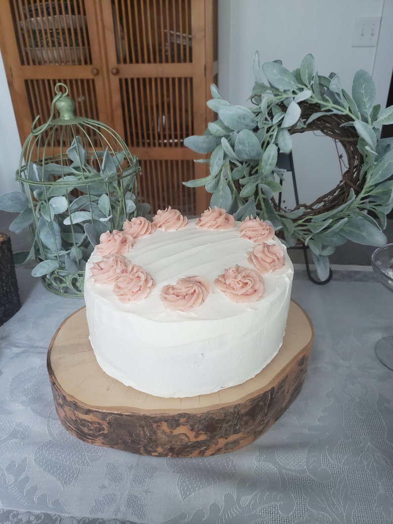 Live edge oak wood slice cake stand wedding pedestal | Etsy