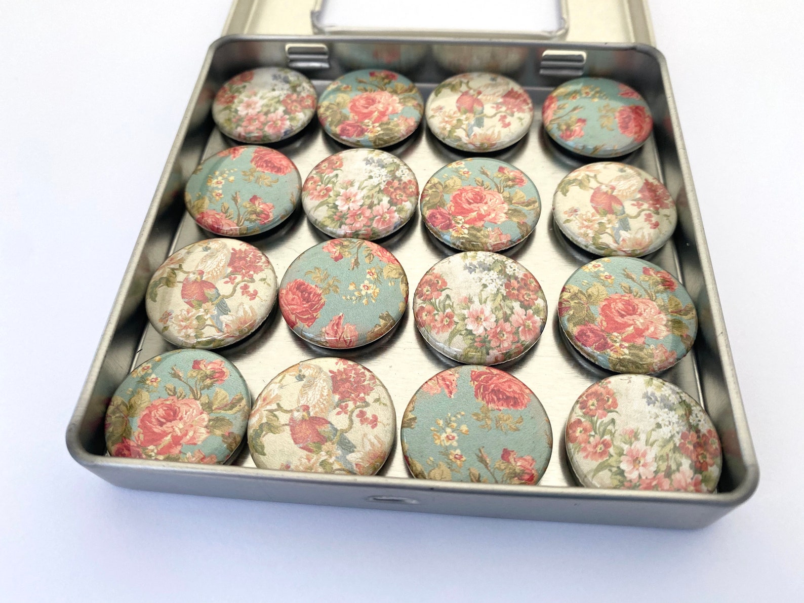 Vintage Look Floral Magnet Set - Etsy