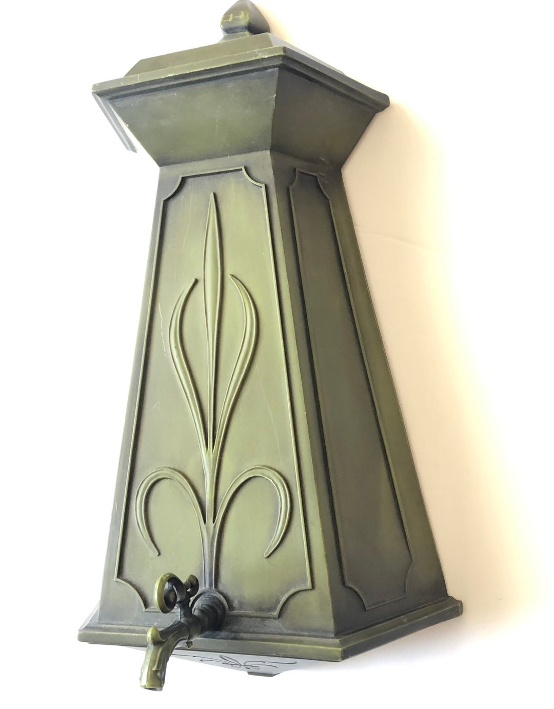 Water Fountain Plaque Vintage Wall Art 1970s Kitsch Sconce by Homco ...