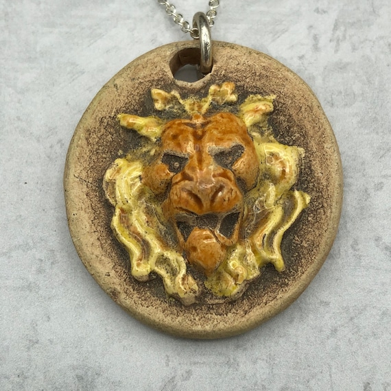 Vintage Primitive Lion Head Ceramic Pendant Necklace - Gem