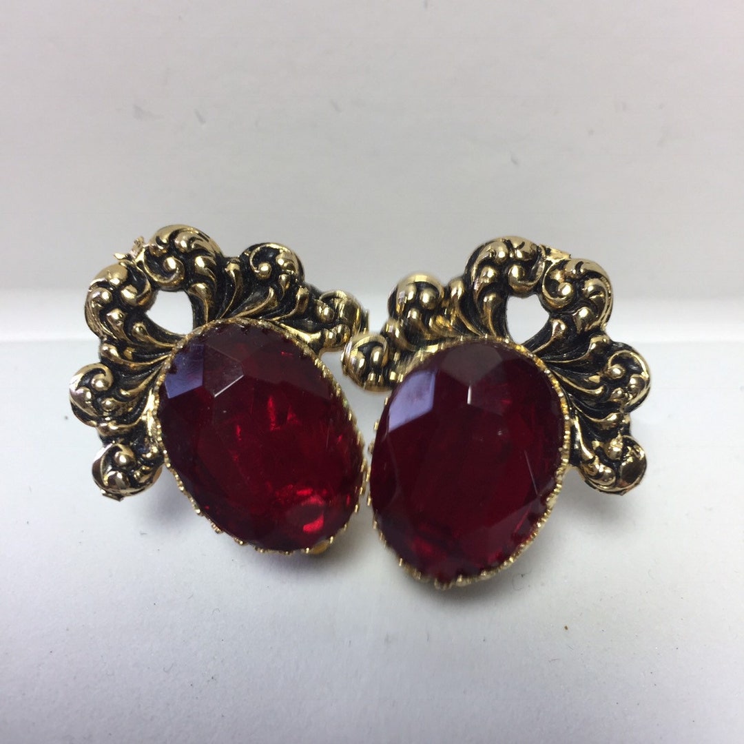 Vintage Ruby Red Color Rhinestone Clip on Earrings - Etsy