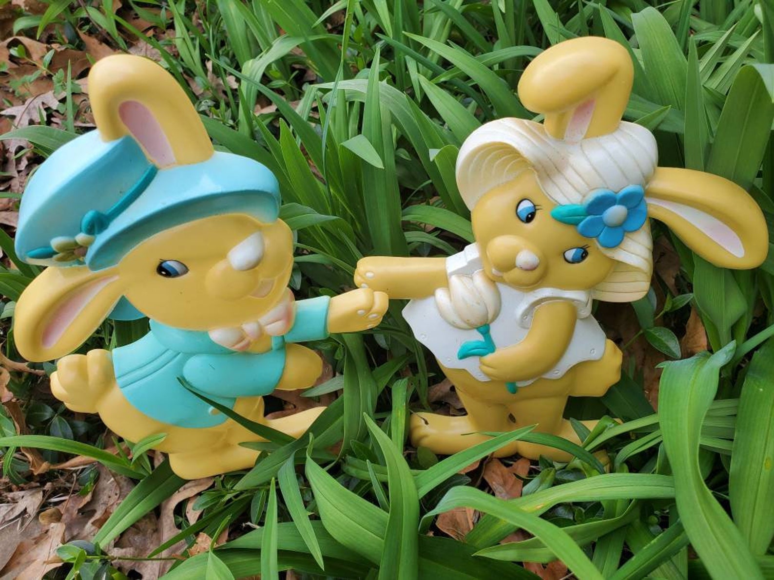 Vintage Easter Bunnies Retro Easter Yard Decor Garden Bunnies Mr and ...