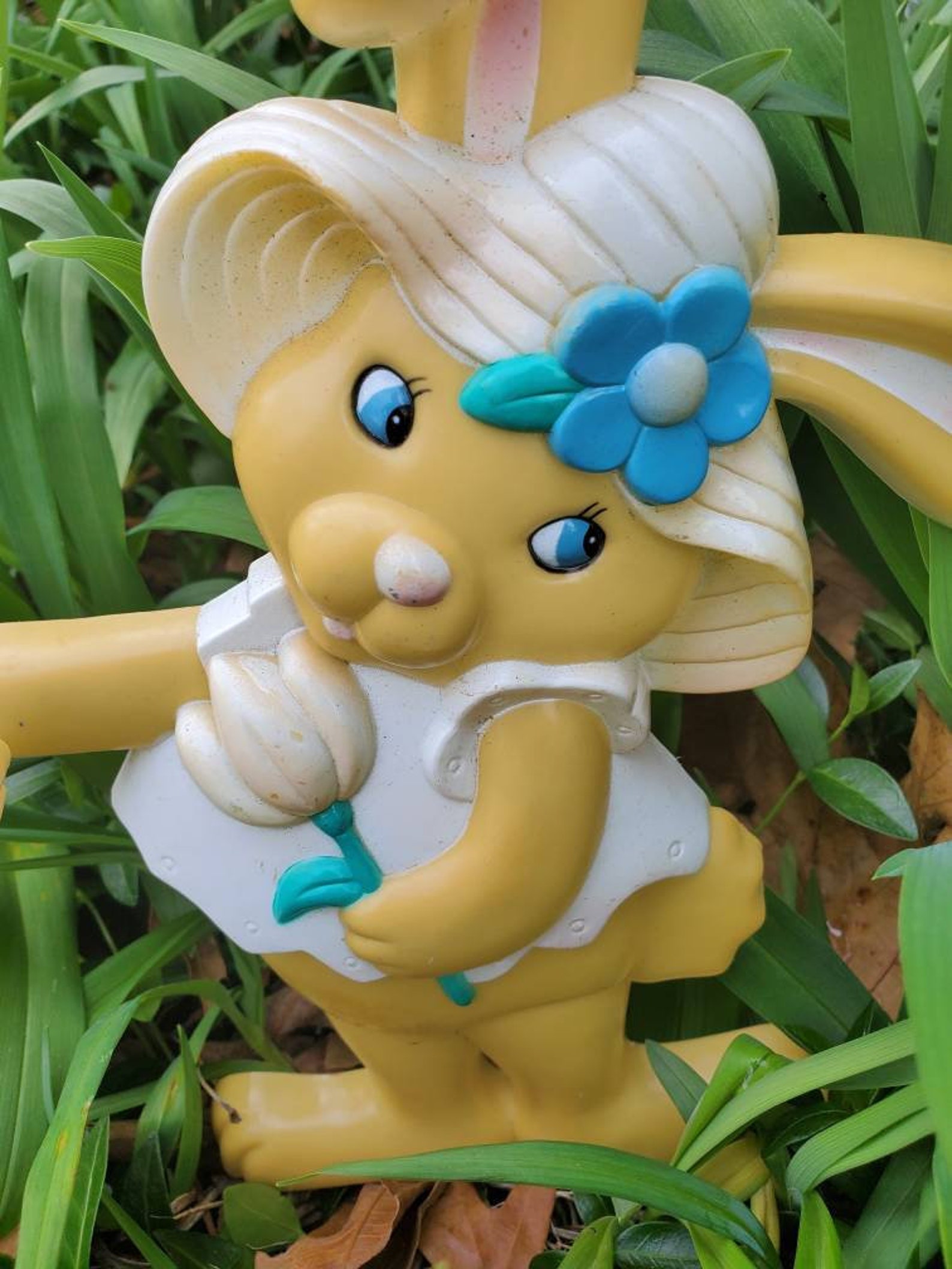 Vintage Easter Bunnies Retro Easter Yard Decor Garden Bunnies Mr and ...