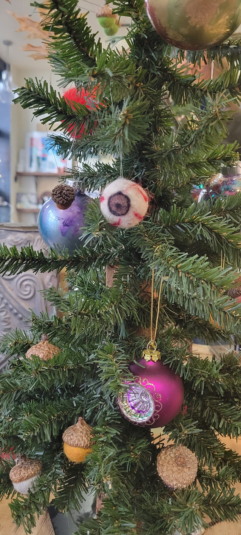 Felted Eyeball Ornament: Spooky Halloween Tree Decoration - Etsy
