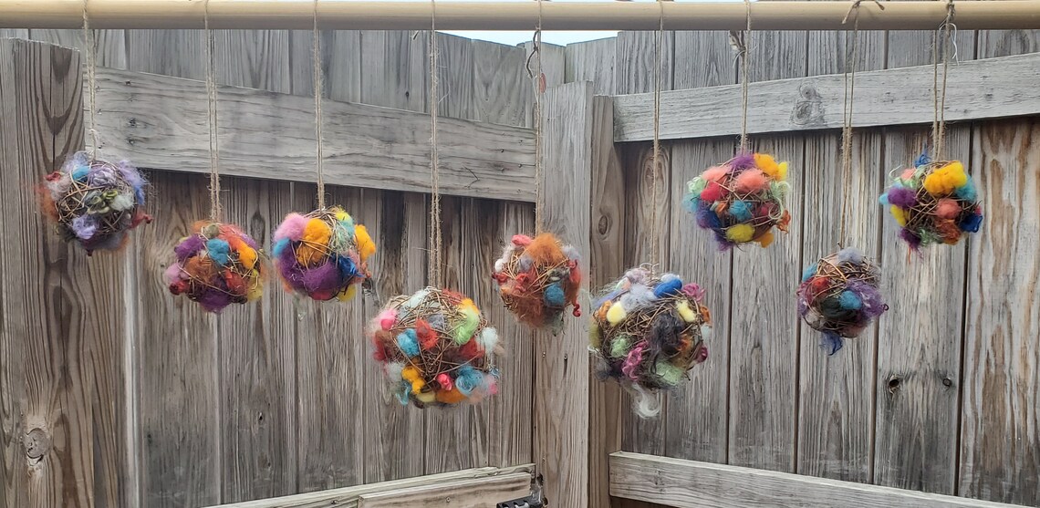 Eco-friendly Bird Nesting Ball Filled With Wool Bird's Nest, Bird ...