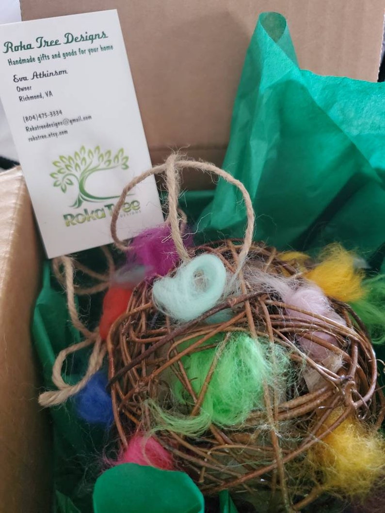 Eco-friendly Bird Nesting Ball Filled With Wool Bird's Nest, Bird ...