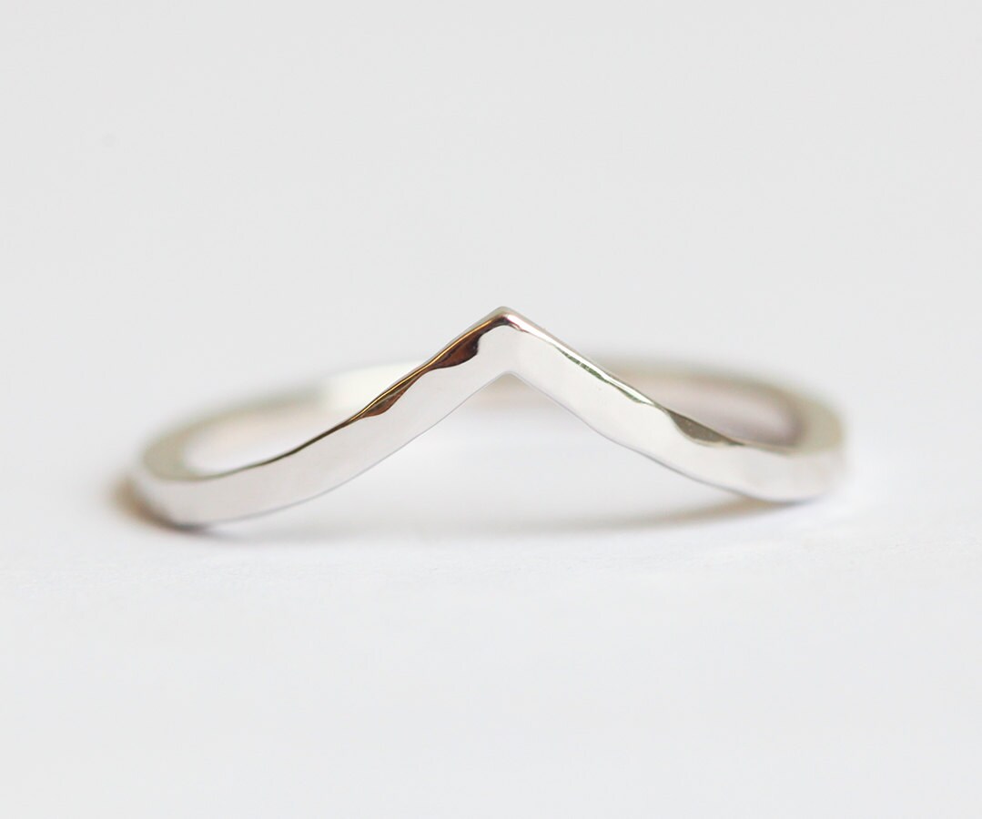 Hammered Pointed V Band in 14k or 18k Solid Gold Matching or | Etsy